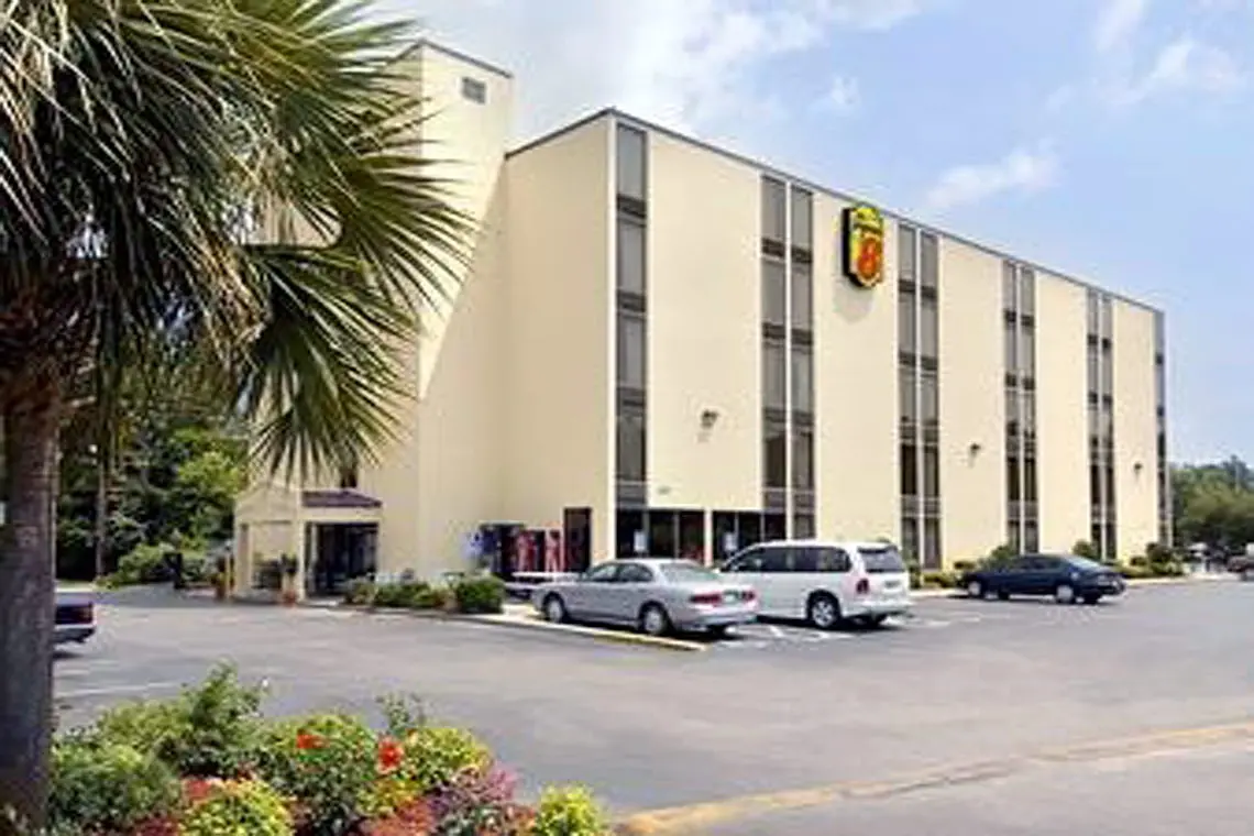 Super 8 Myrtle Beach/Market Common Area - OuterBanks.com